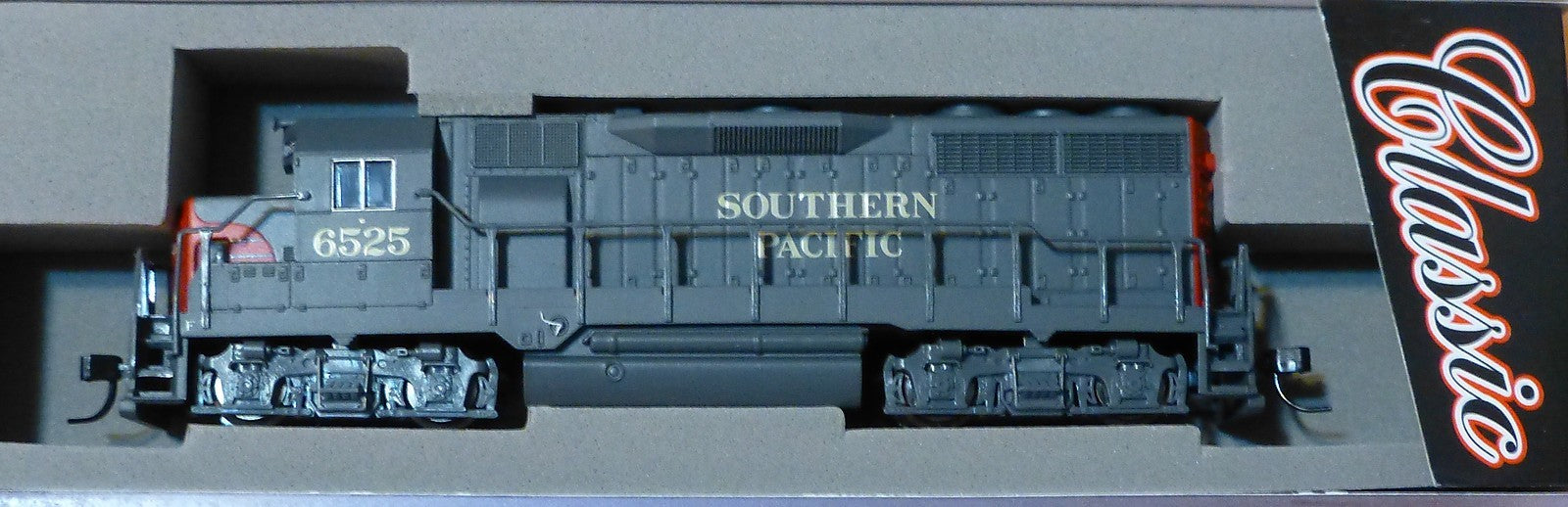 Atlas N #46569 EMD GP35 Phase 1a, Dynamic Brakes - Standard DC- Southe ...
