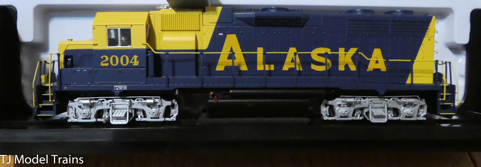 Atlas HO #10002374 GP38 Locomotive-Alaska (Rd #2004) – TJ Model Trains ...